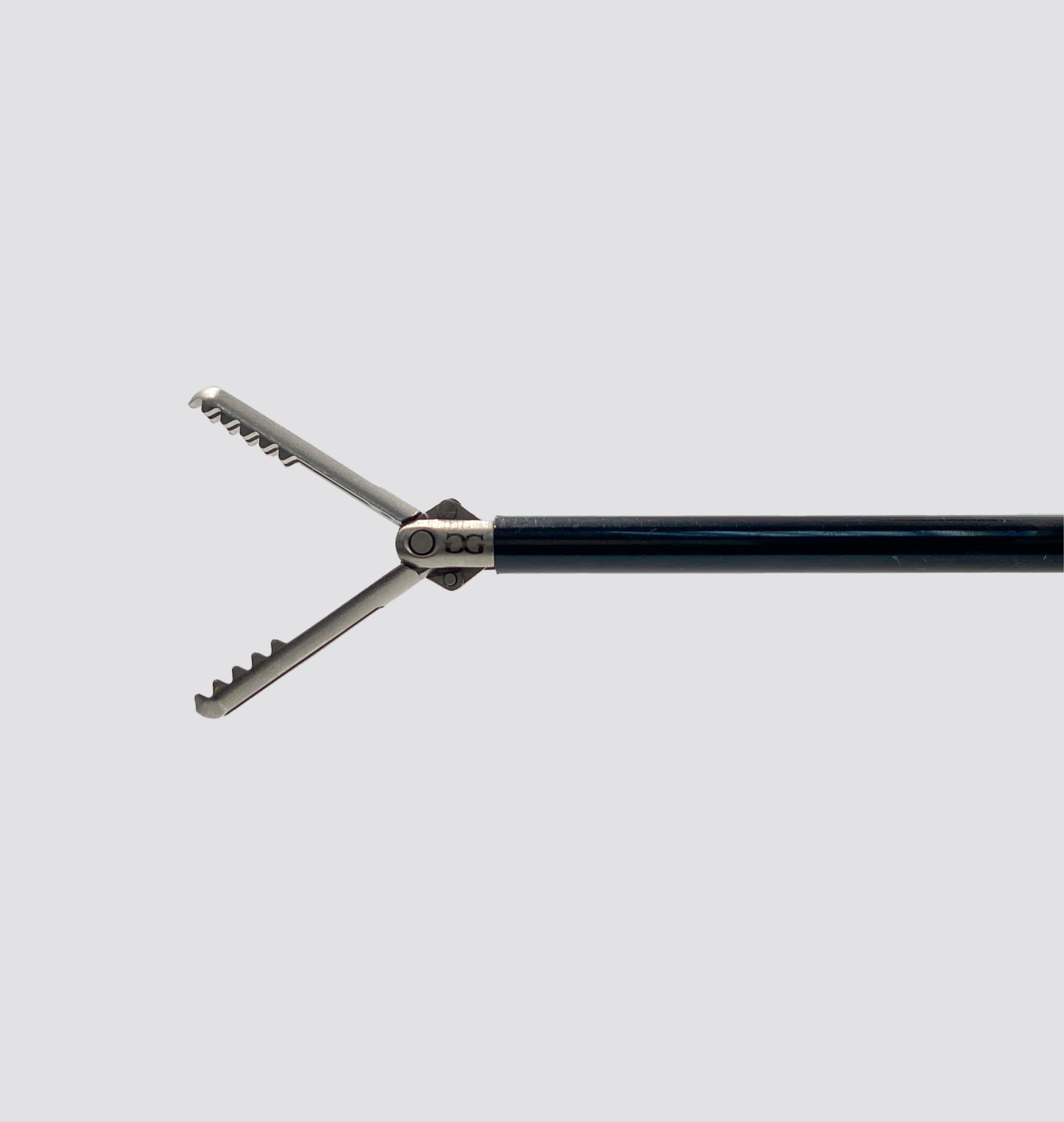 GRASPER TRAUMATICO ENDOSCOPICO FENESTRADO MAXI GRIP DESECHABLE 5mm ...